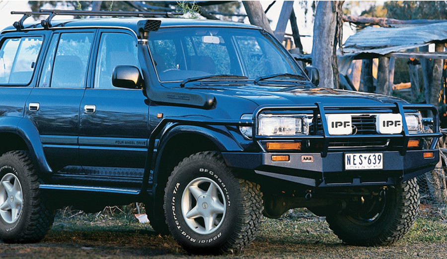 ARB DELUXE BULL BAR LANDCRUISER VX80 97